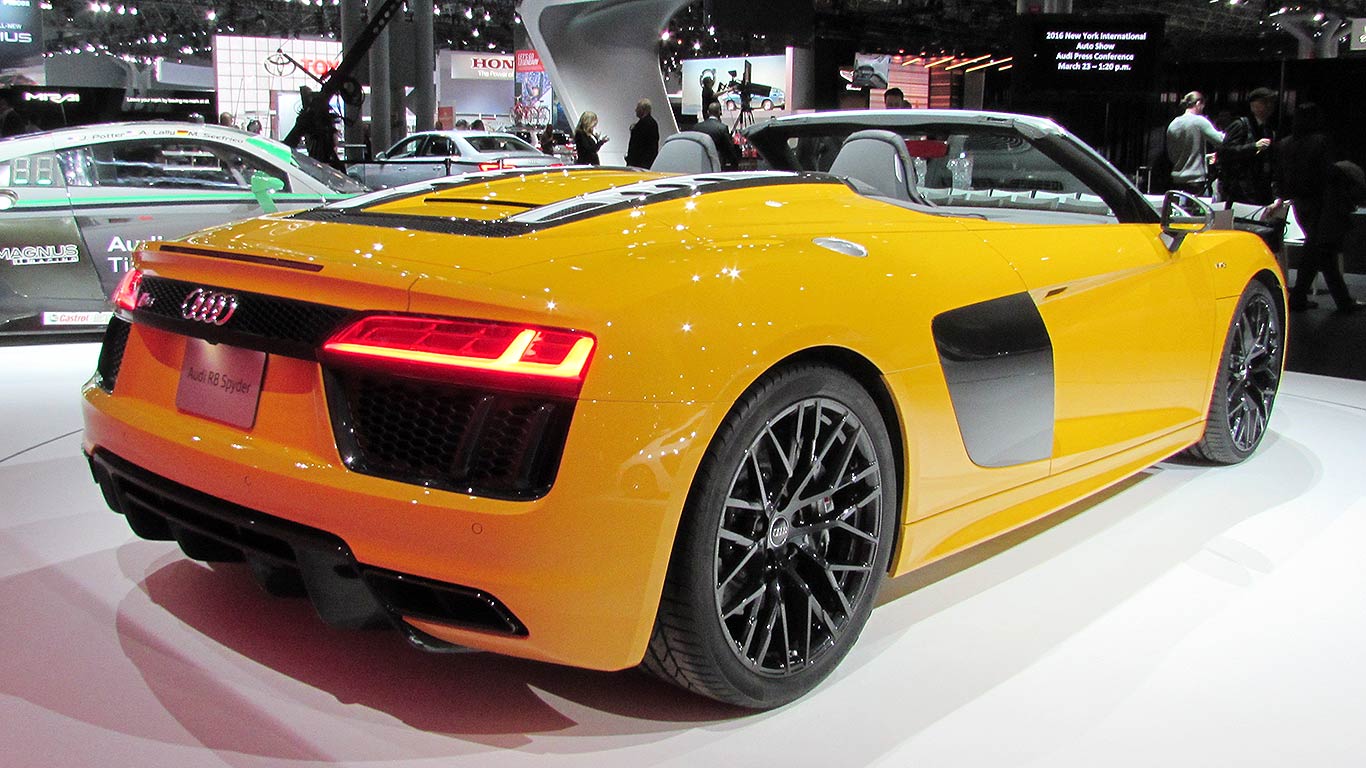 2016 Audi R8 Spyder V10 revealed in New York - Motoring Research