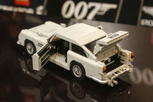 Video: Lego releases James Bond Aston Martin DB5 – with standard ...
