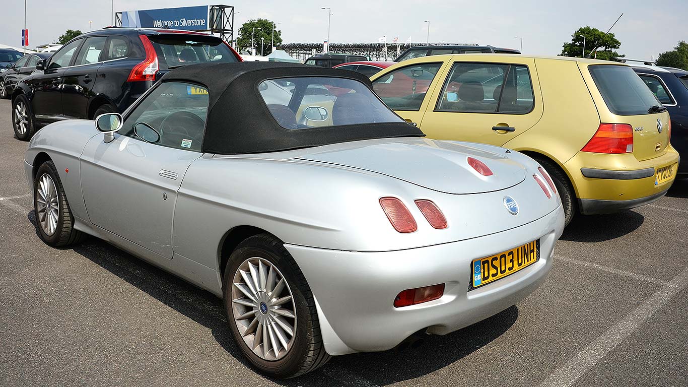 Silverstone Classic 2018 visitors drive the coolest cars - Motoring ...