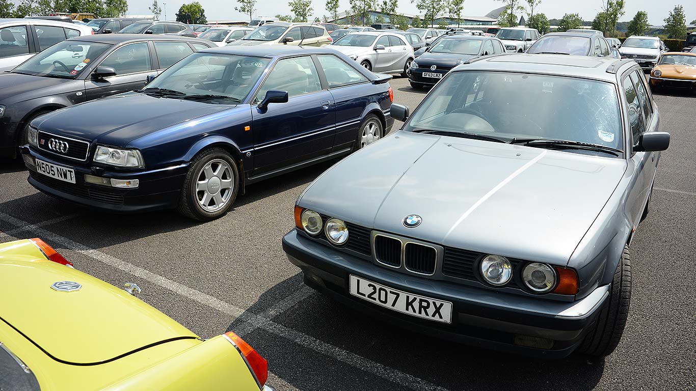 Silverstone Classic 2018 visitors drive the coolest cars - Motoring ...