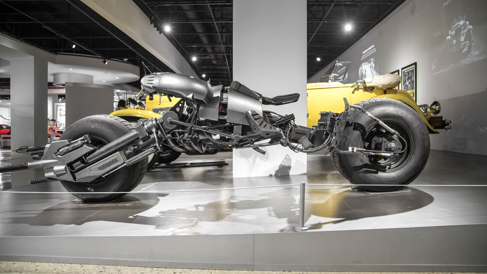 Hollywood dream machines exhibition: the amazing cars of sci-fi ...