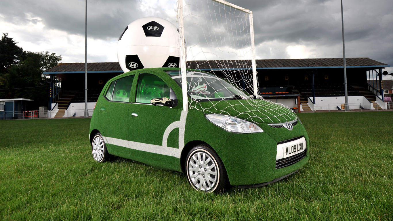 Premier League: when cars play football