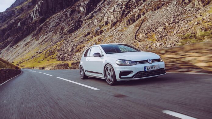 Volkswagen Golf R M52 review: a scorching hot hatch