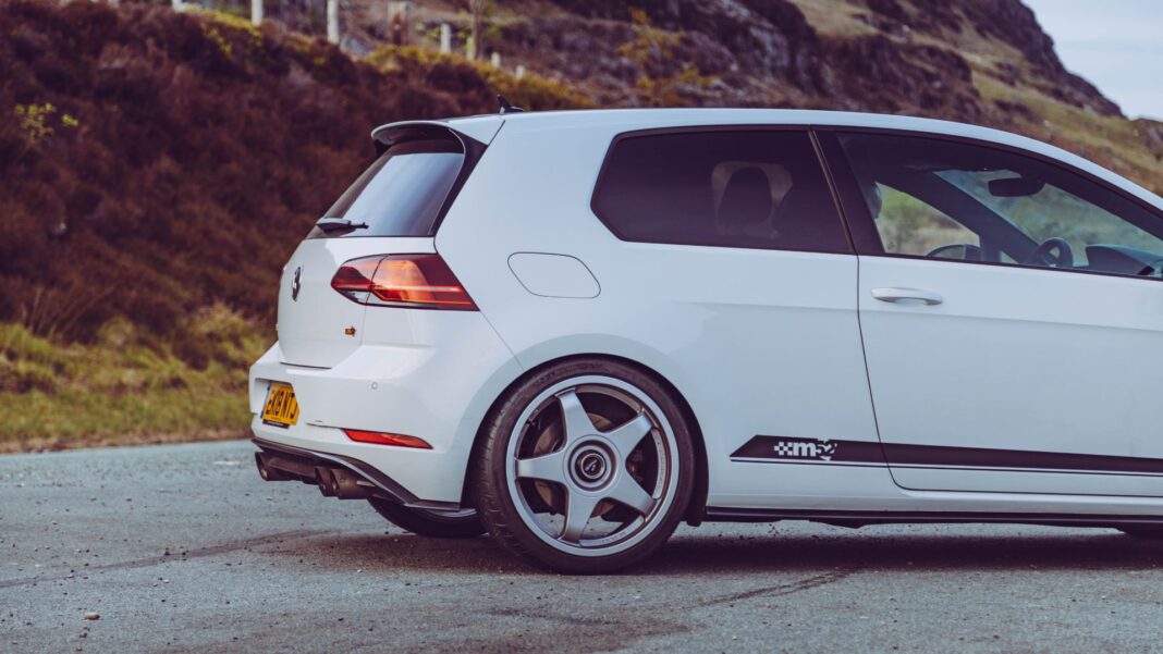 Volkswagen Golf R M52 review: a scorching hot hatch