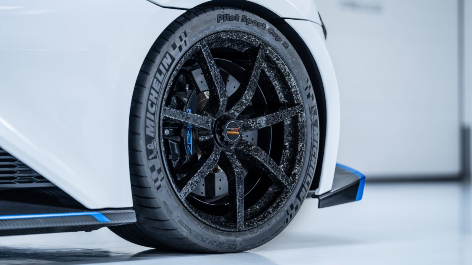 New Zenvo TSR-S hypercar boasts new gearbox and carbon wheels ...