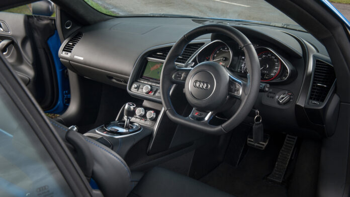 Audi R8 V10 LMX (2014) review