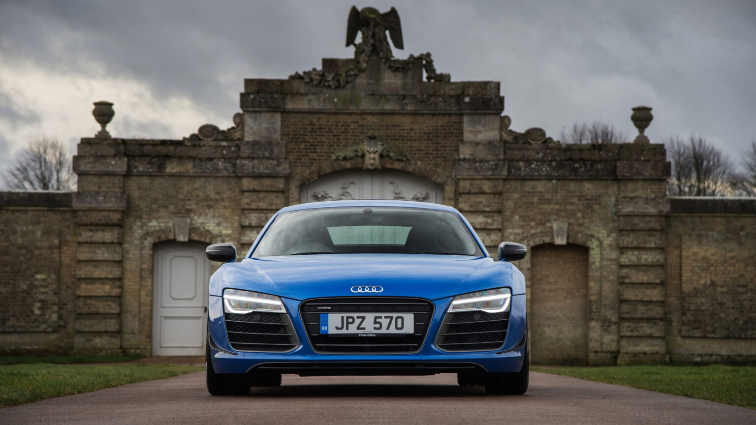 Audi R8 V10 LMX (2014) review