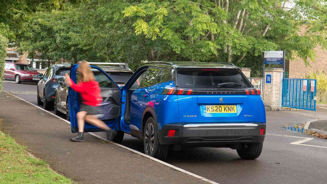 Rush hour returns – and the school run is to blame - Motoring Research