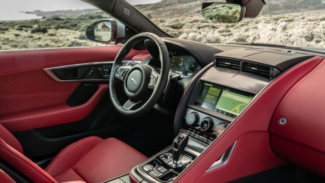 Jaguar F-Type P300 (2021) review