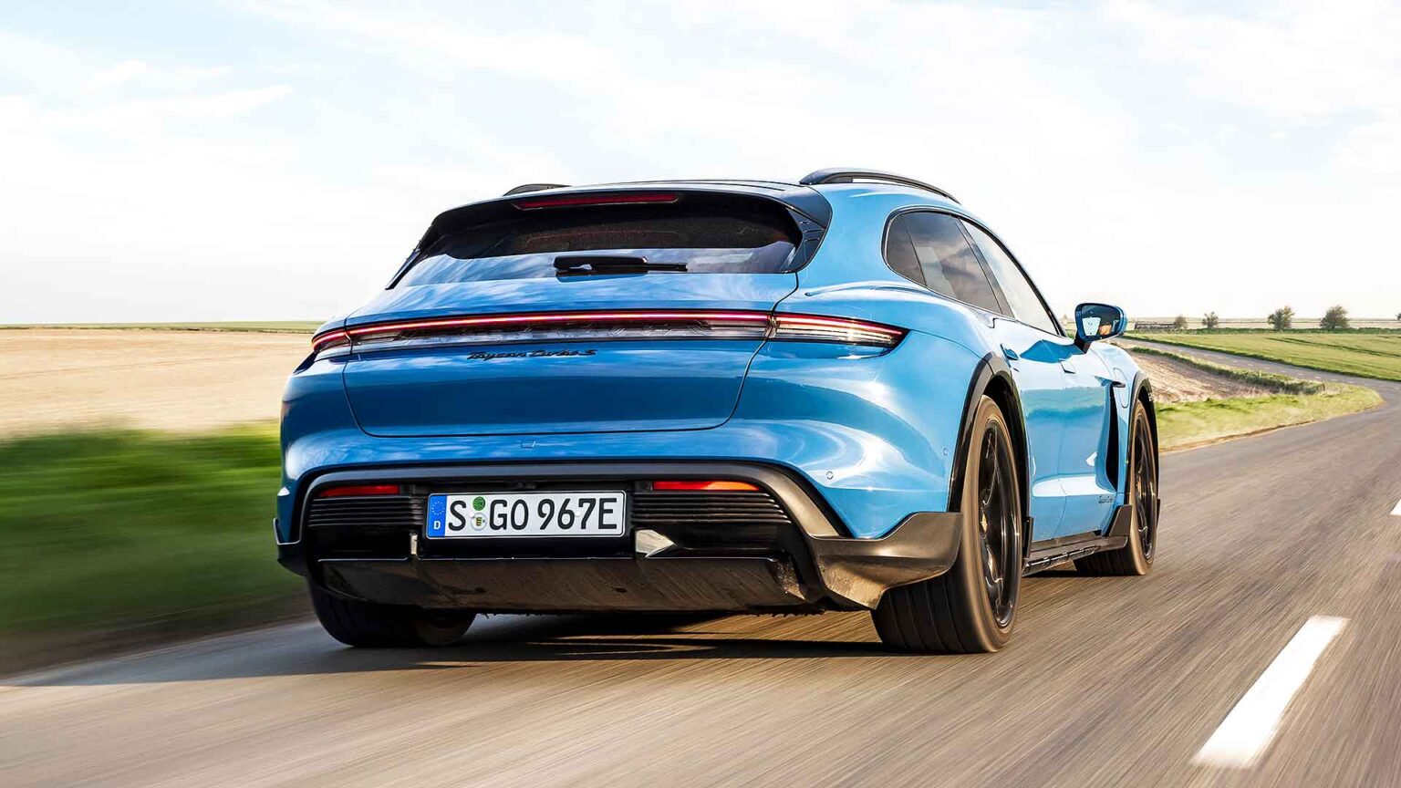 Porsche Taycan Turbo S Cross Turismo 2021 review