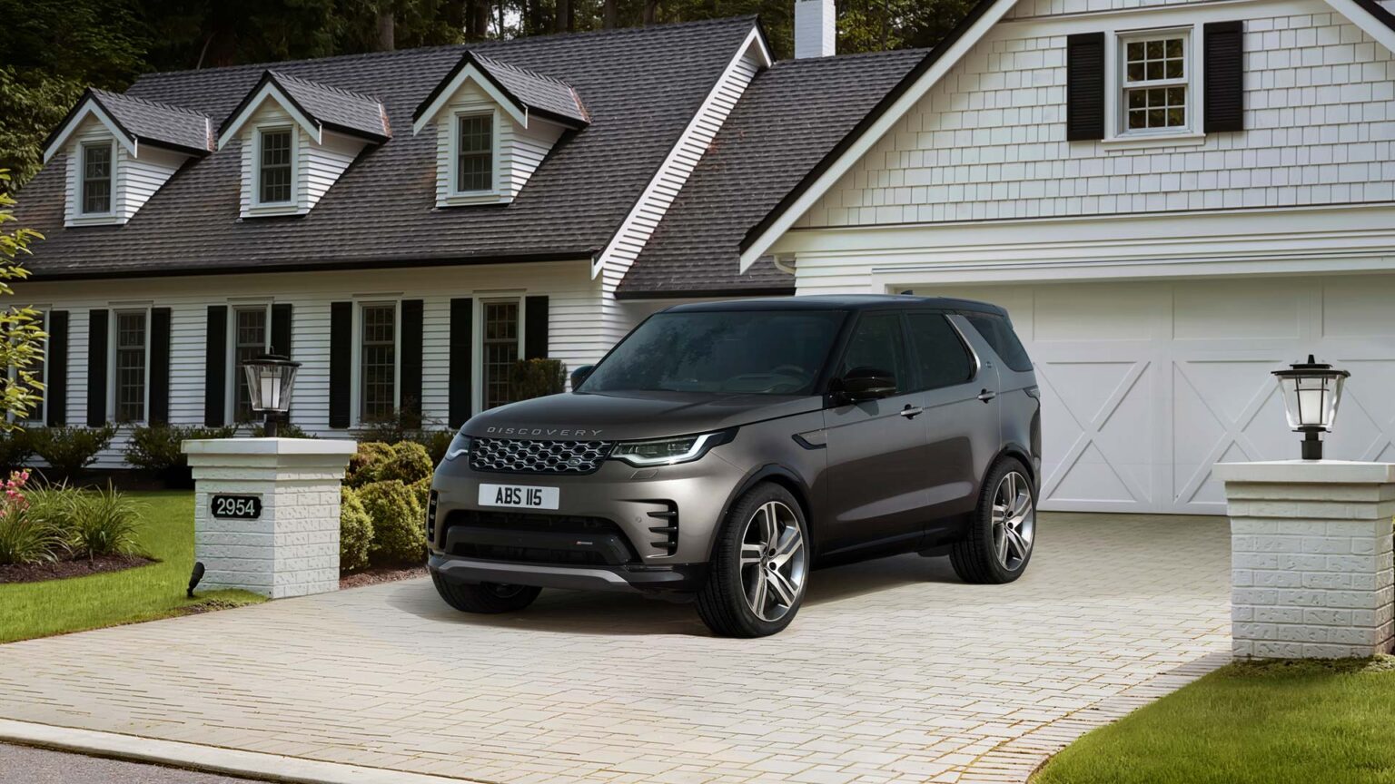 Land Rover goes to town with Discovery Metropolitan Edition