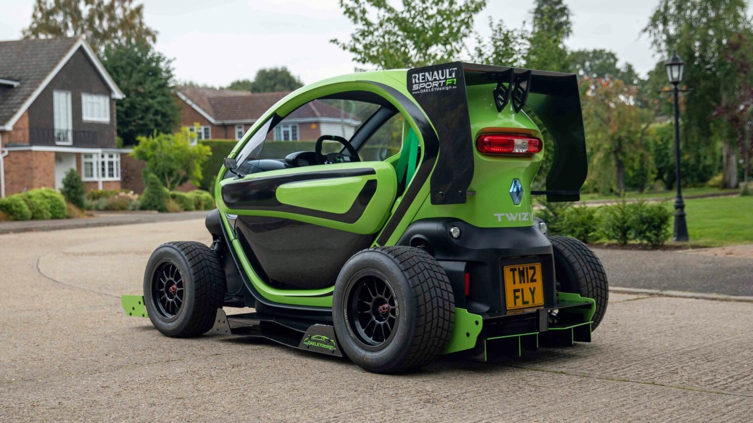 F1-inspired electric Renault Twizy sells for £27,500