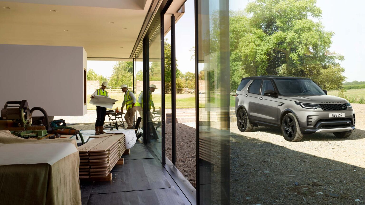 Land Rover goes to town with Discovery Metropolitan Edition