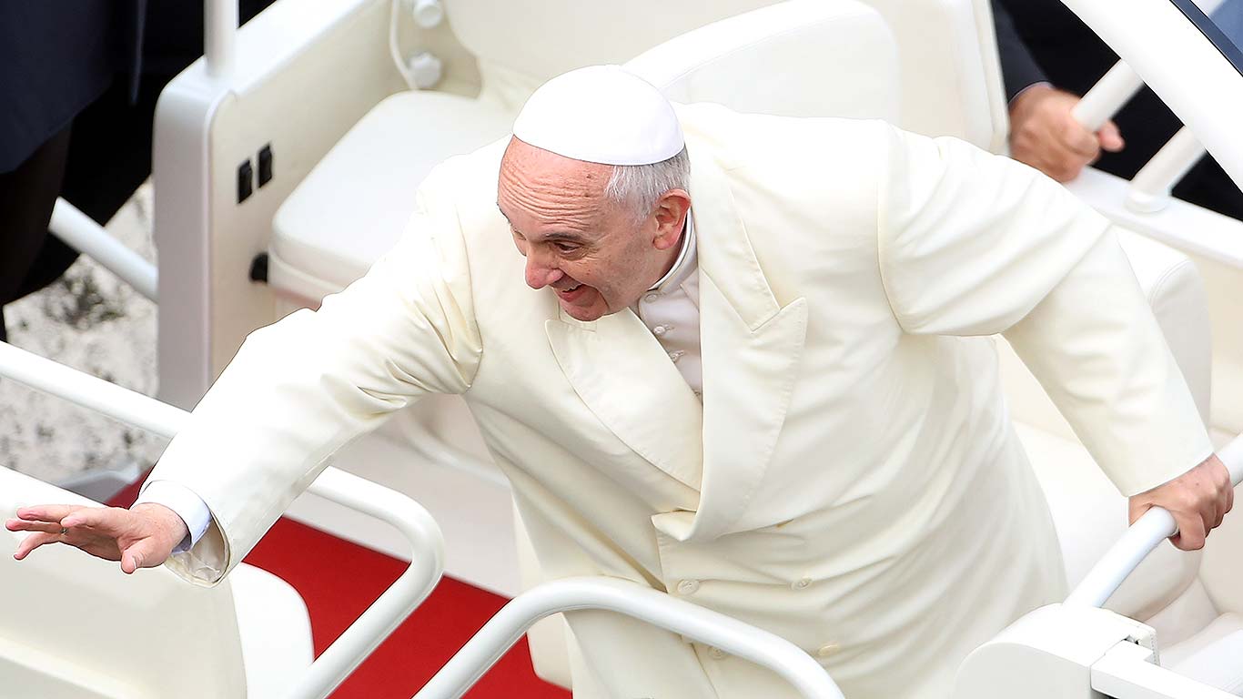 Popemobiles: the many official cars of the Pope - Motoring Research