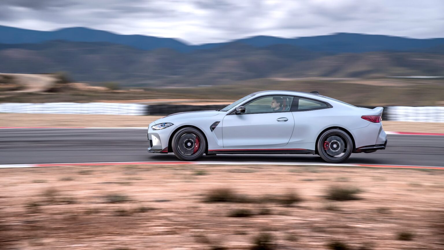 BMW M4 CSL revealed: lightweight special celebrates 50 years of M cars