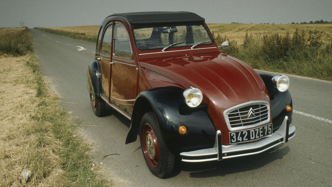 The Citroen 2CV story - Motoring Research