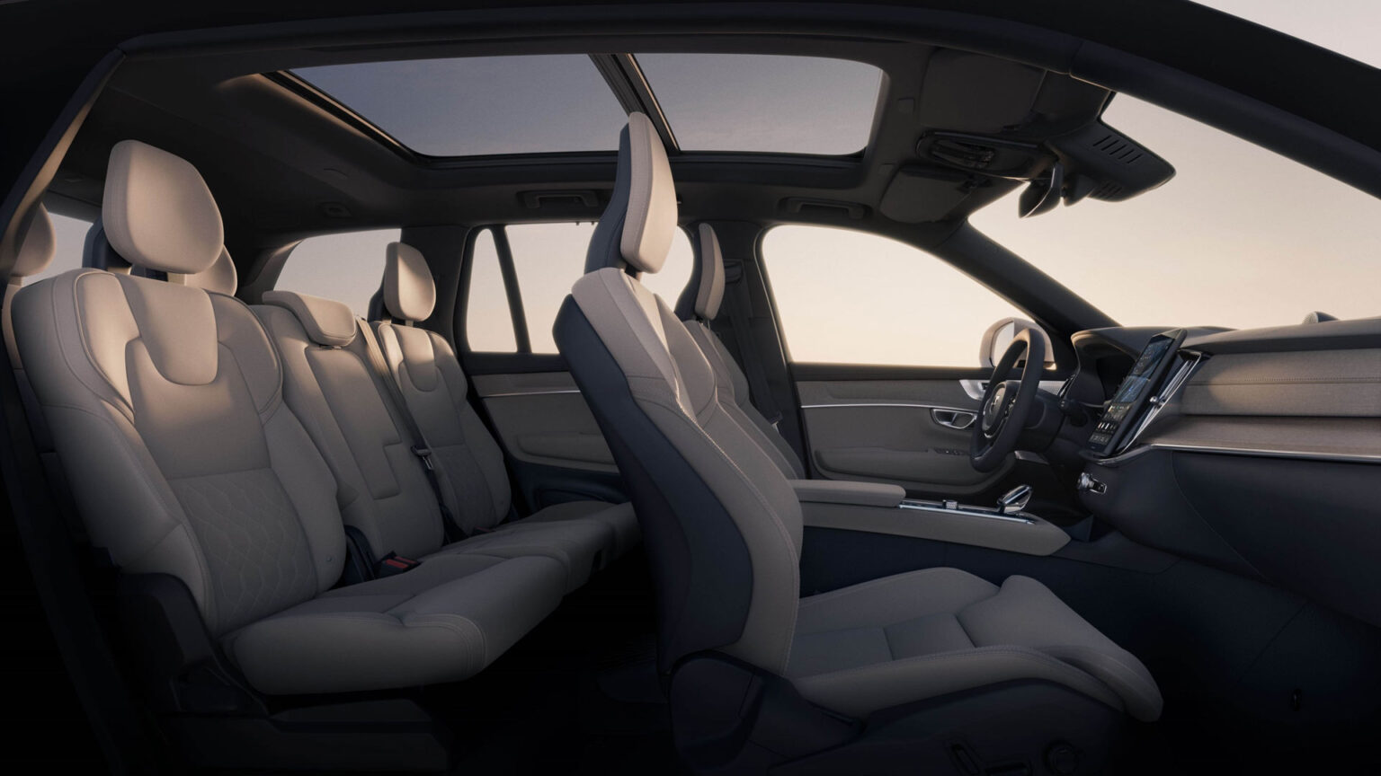 2025 Volvo XC90 revealed: new family SUV won't be going electric