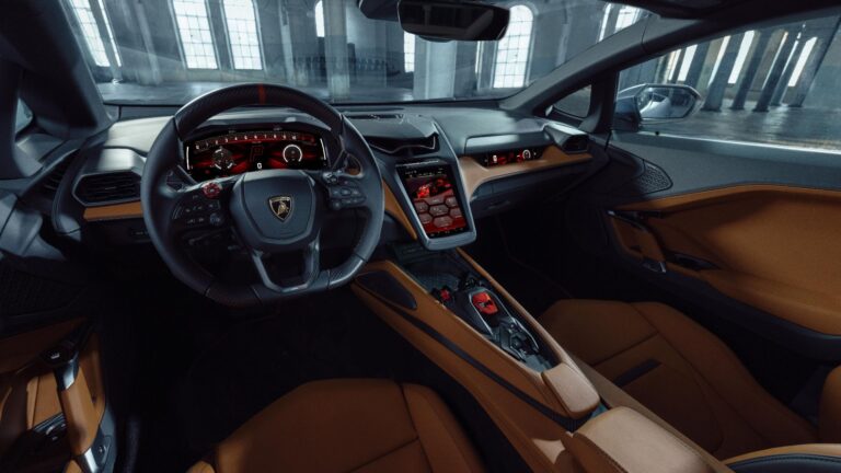 Temerario! A deep dive into Lamborghini's 920hp hybrid supercar