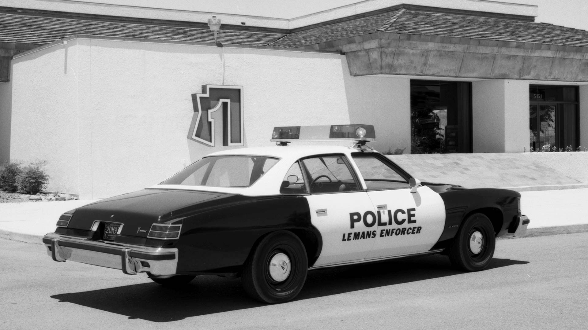16 Vintage Cop Cars: Chrysler vs GM - Motoring Research