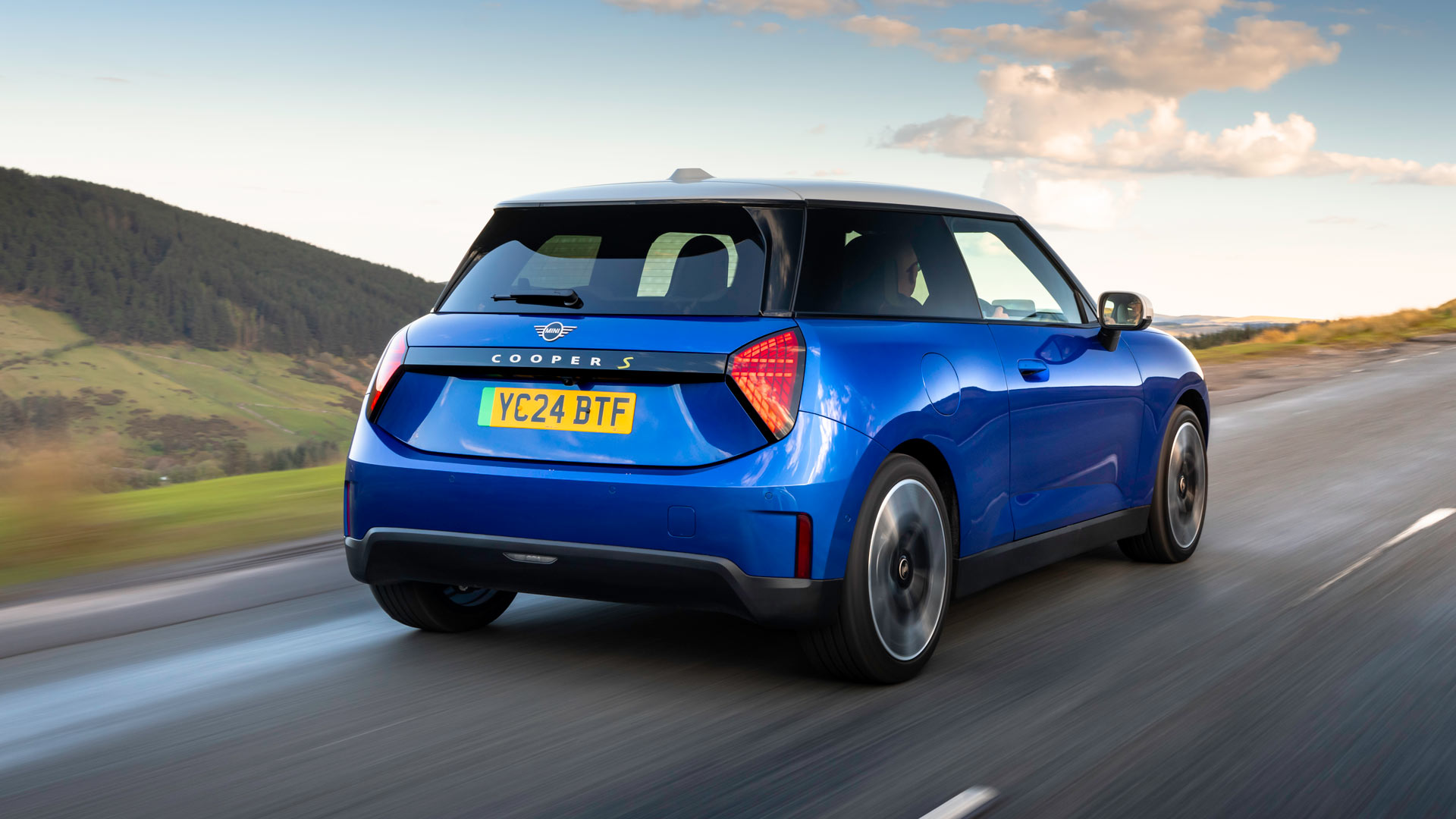 Mini Cooper SE 2025 review