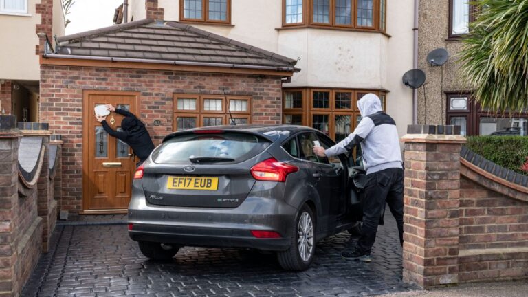 How to secure your car with an OBD port locking device